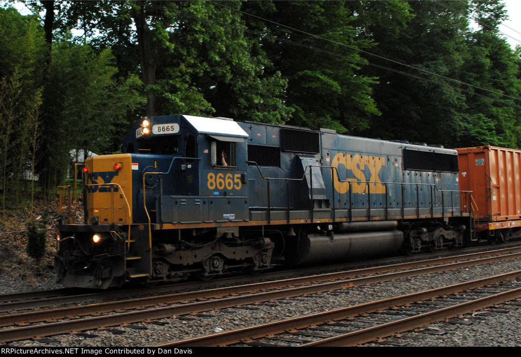 CSX SD50-2 8665 with it's Marker Lights turned on as it leads Q706-15